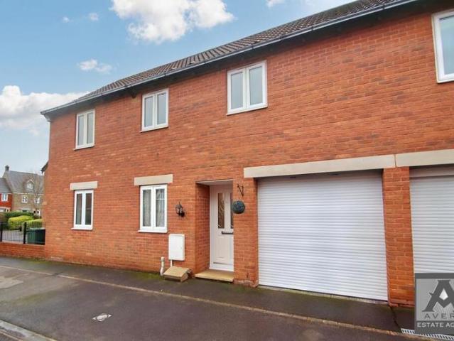 2 bedroom coach house for sale in Sweetgrass Road, BS24