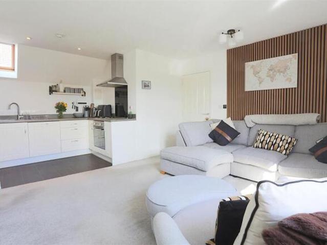 2 bedroom coach house for sale in Valerian Close, Shirehampton, Bristol, BS11