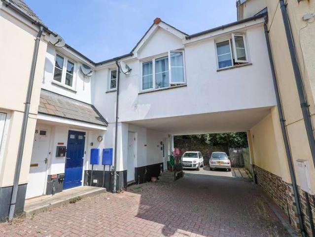 2 Bedroom Coach House Flat