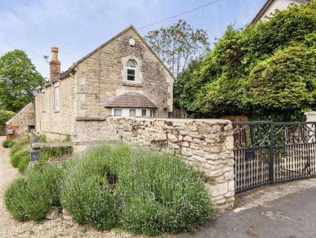 2 Bedroom Coach House Flat