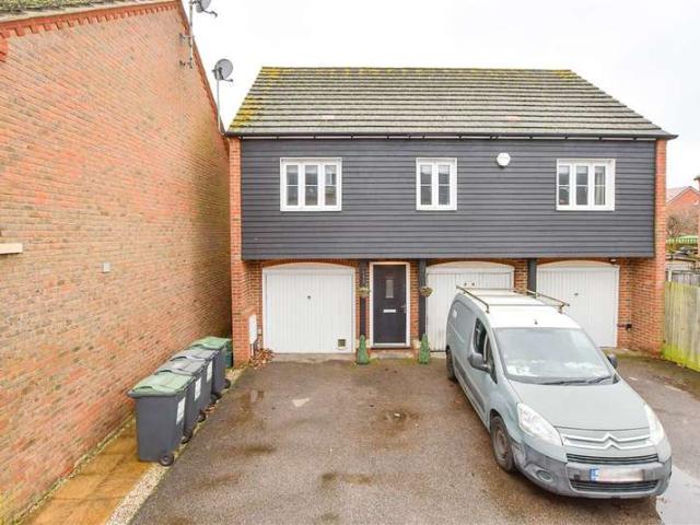 2 Bedroom Coach House Flat