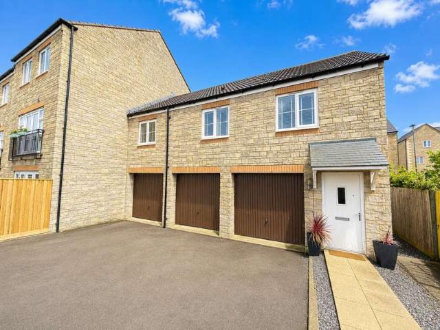 2 Bedroom Coach House Flat