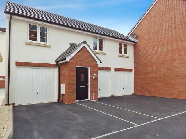 2 Bedroom Coach House Flat
