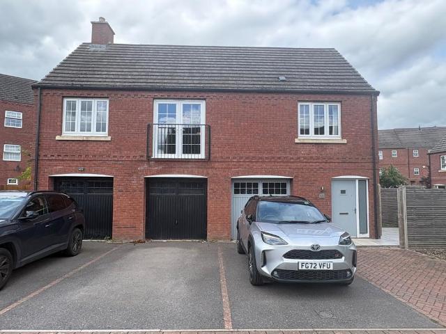 2 bedroom coach house to rent