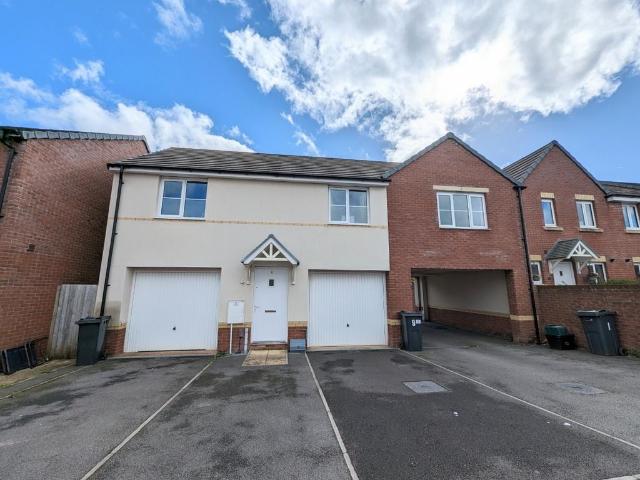 2 bedroom coach house to rent