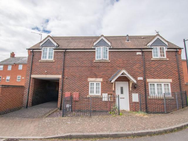 2 bedroom coach house to rent