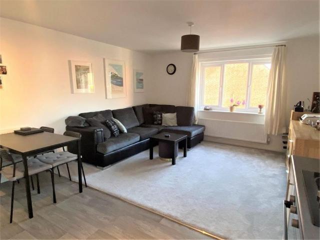 2 bedroom coach house to rent