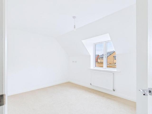 2 bedroom coach house to rent