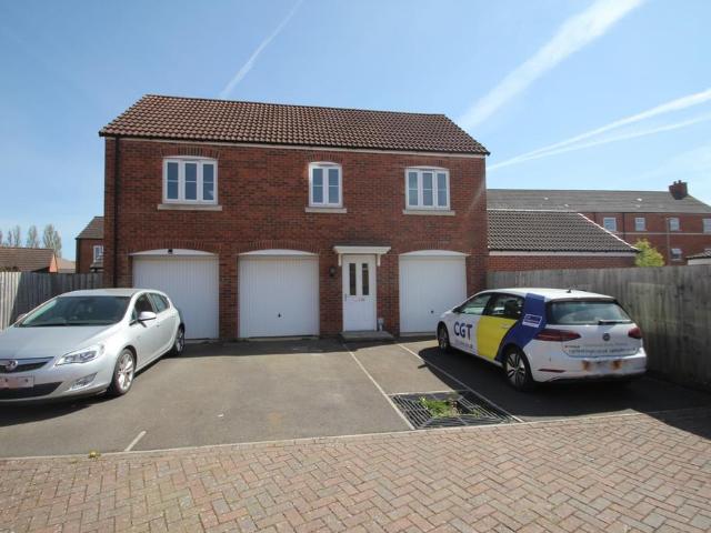 2 bedroom coach house to rent