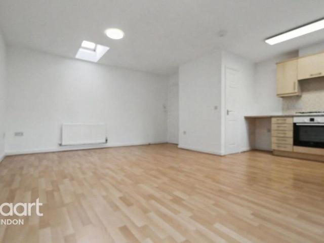 2 bedroom coach house to rent
