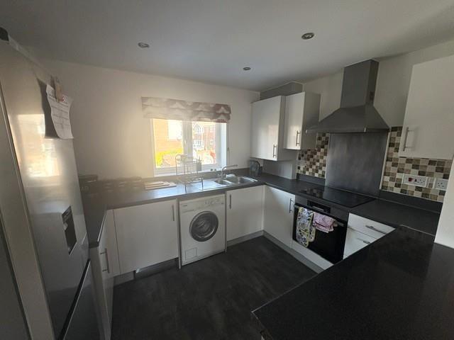 2 bedroom coach house to rent