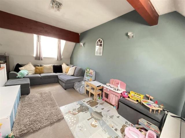 2 bedroom coach house to rent