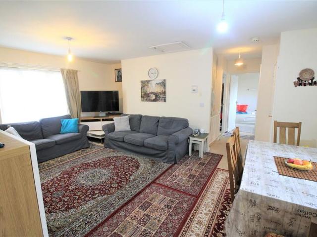 2 bedroom coach house to rent