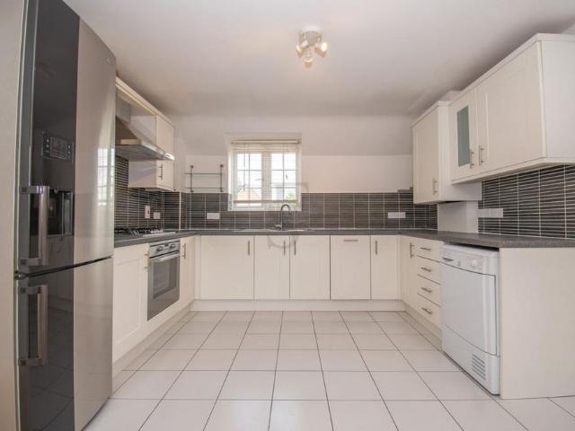 2 bedroom coach house to rent