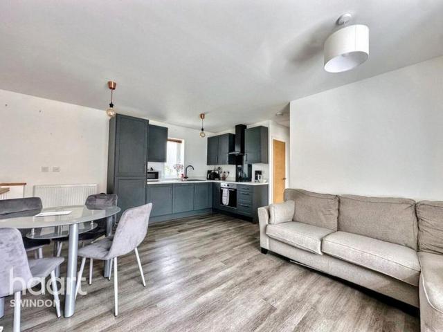 2 bedroom coach house to rent