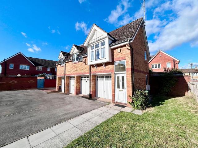 2 bedroom coach house to rent