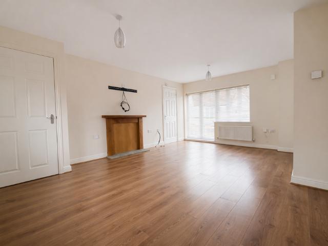 2 bedroom coach house to rent