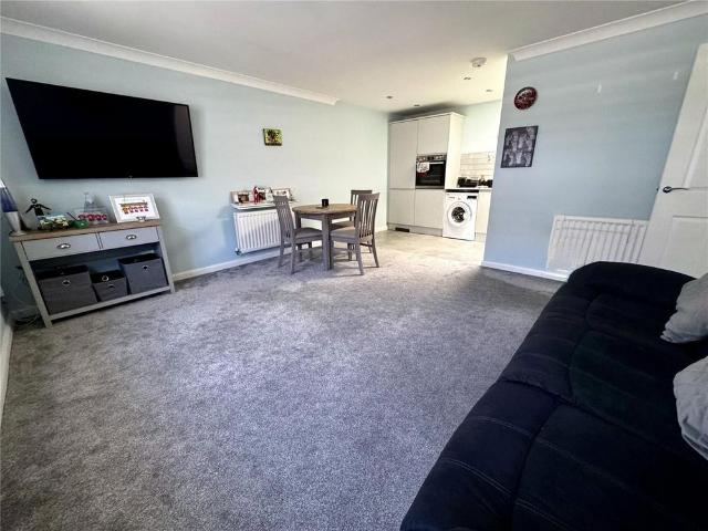 2 bedroom coach house to rent