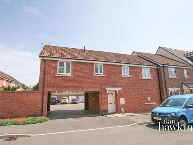 2 bedroom coach house to rent