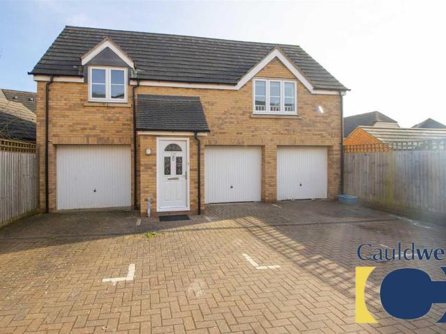2 bedroom coach house to rent