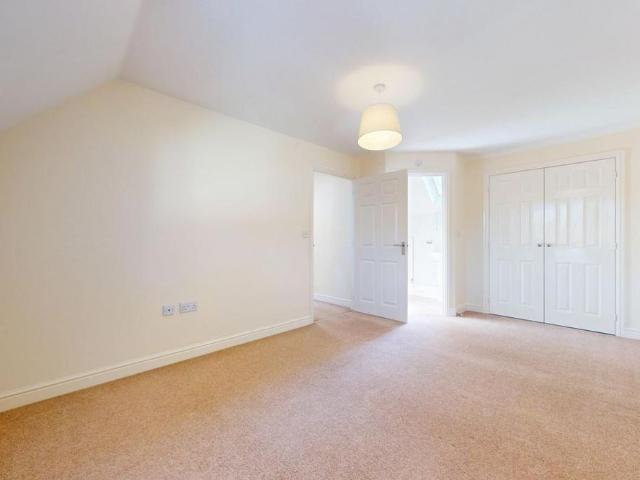 2 bedroom coach house to rent