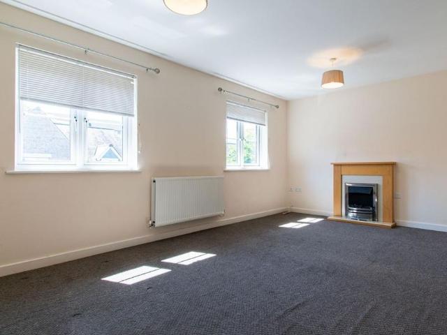 2 bedroom coach house to rent