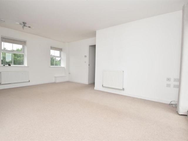 2 bedroom coach house to rent