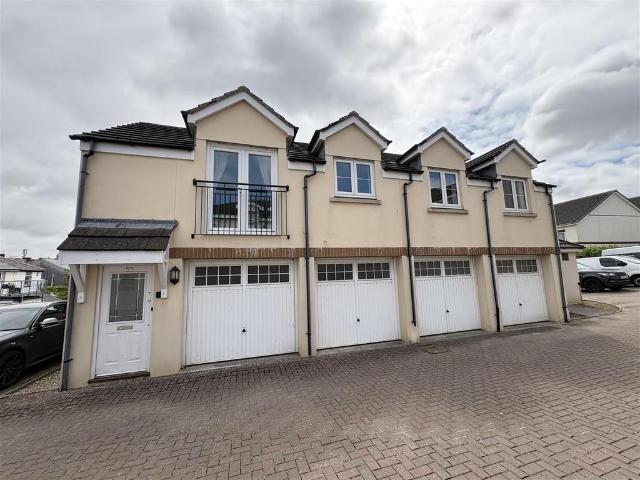 2 bedroom coach house to rent