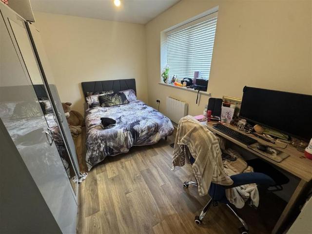 2 bedroom coach house to rent