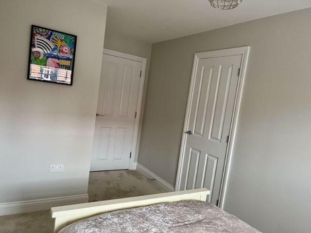 2 bedroom coach house to rent