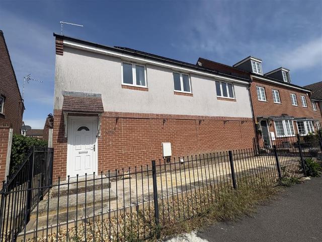 2 bedroom coach house to rent