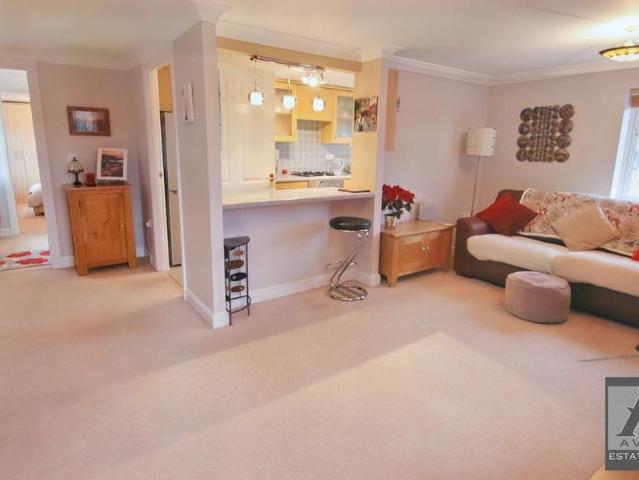 2 bedroom coach house to rent