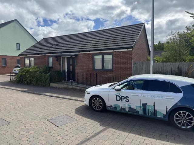 2 bedroom coach house to rent