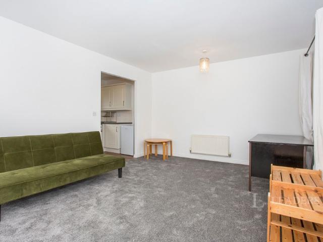 2 bedroom coach house to rent Stevensons Road, Longstanton, Cambridge, CB24