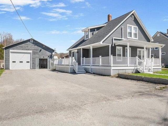 2 bedroom, Colebrook NH 03576 102592847