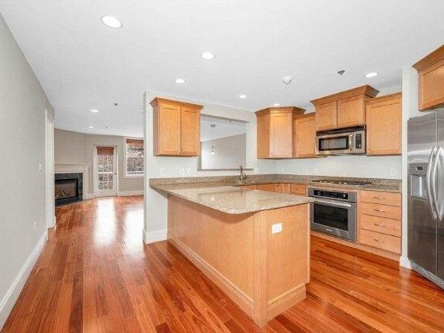 2 bedroom, Concord MA 01742 102558956