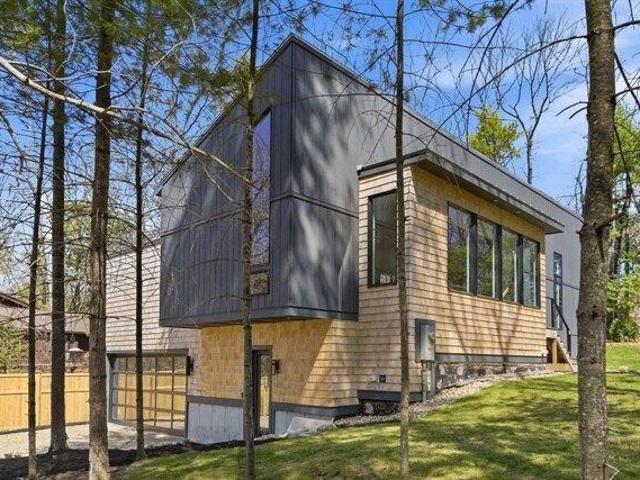 2 bedroom, Concord MA 01742 102343700