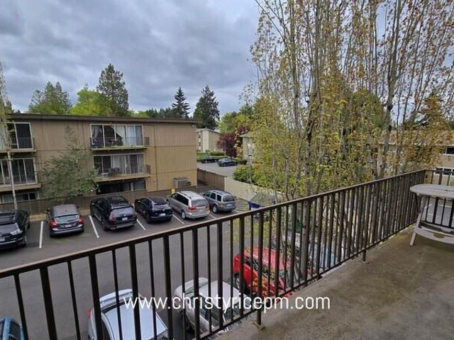 2 Bedroom Condo for Rent at 11010 Ne 68th St #627, Kirkland, WA 98033 Everest