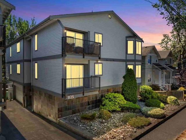 2 Bedroom Condo for Rent at 1125 N 93rd St #6, Seattle, WA 98103 North College Park