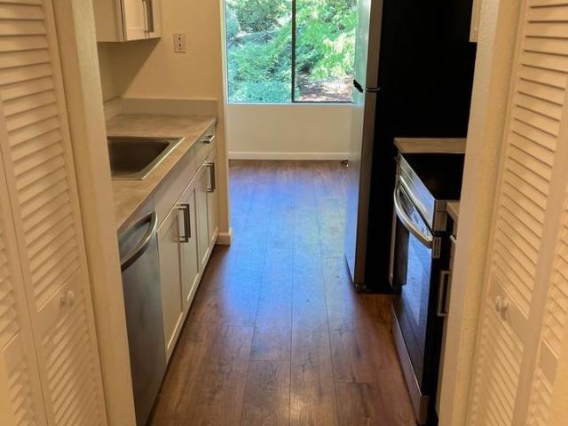 2 Bedroom Condo for Rent at 12520 Ne 145th St, Kingsgate, WA 98034 Kingsgate