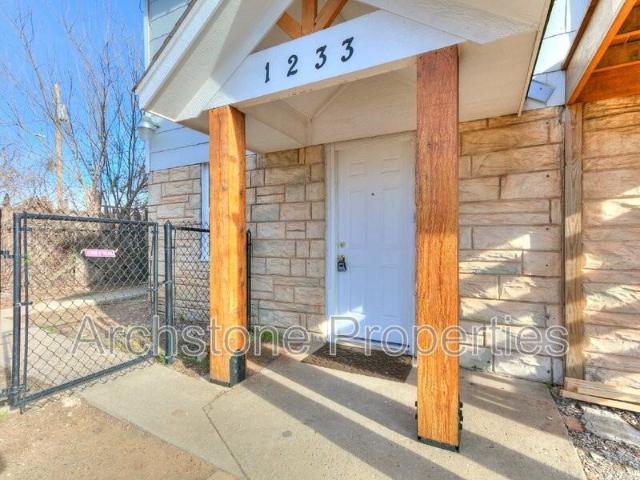 2 Bedroom Condo for Rent at 1233 N Grand Blvd, Oklahoma City, OK 73107 Reed Park