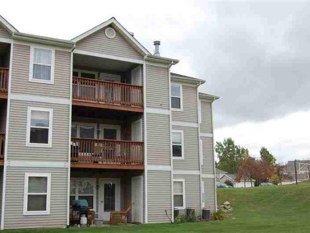 2 Bedroom Condo for Rent at 1388 Heatherwood Ln #1, Ann Arbor, MI 48108