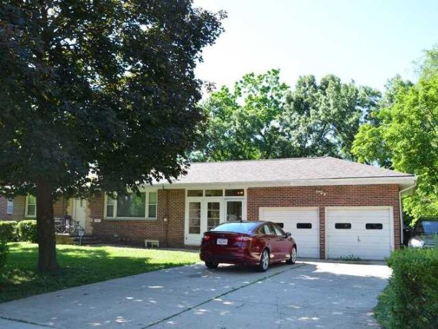 2 Bedroom Condo for Rent at 1320 1/2 Broad St, Des Moines, IA 50315 Grays Lake