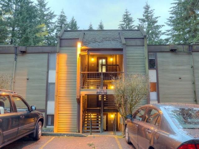 2 Bedroom Condo for Rent at 14515 Ne 32nd St, Bellevue, WA 98007 Bridle Trails