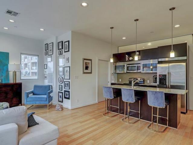 2 Bedroom Condo for Rent at 1406 Columbus Street #324, Houston, TX 77019 Neartown Montrose