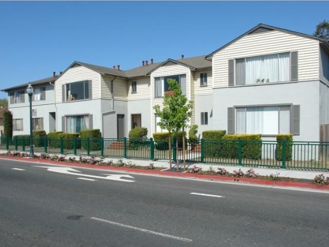 2 Bedroom Condo for Rent at 1411 East 3rd Avenue #6, San Mateo, CA 94401 Shoreview