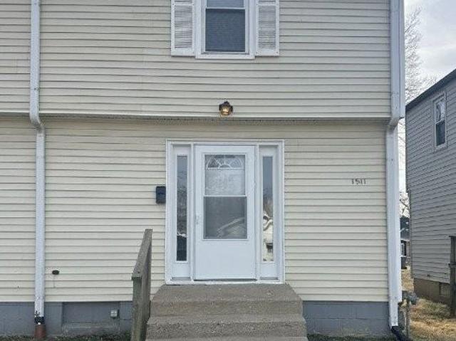 2 Bedroom Condo for Rent at 1509 W 28th St, Indianapolis, IN 46208 Near Northwest Riverside