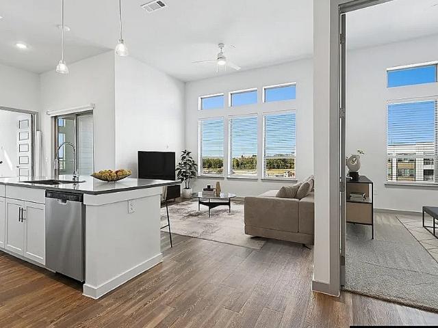 2 Bedroom Condo for Rent at 150 East Arbrook Boulevard #900.38, Arlington, TX 76014