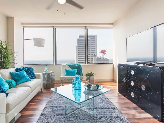 2 Bedroom Condo for Rent at 1525 Elm Street #7002, Dallas, TX 75201 Downtown Dallas