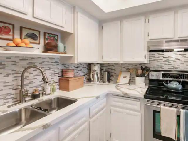 2 Bedroom Condo for Rent at 1650 8th Ave #108, San Diego, CA 92101 Cortez